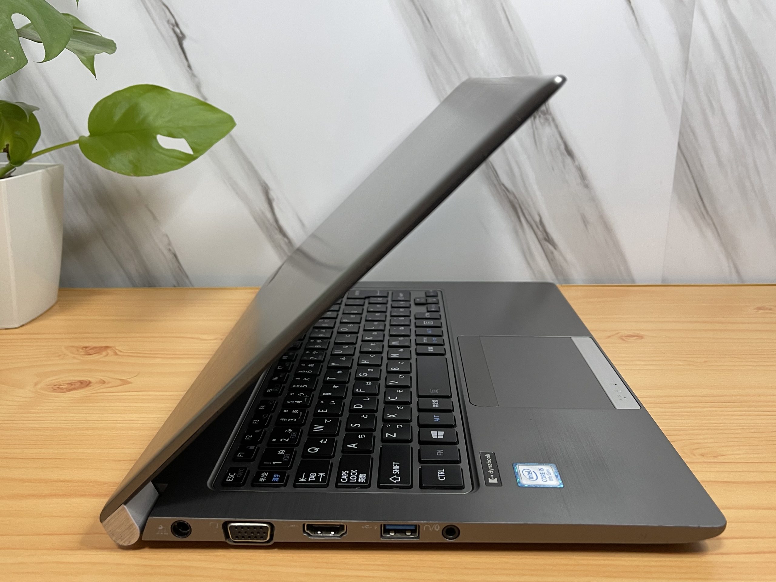 Toshiba R63 i5 Gen 8 – Máy Tính Japan