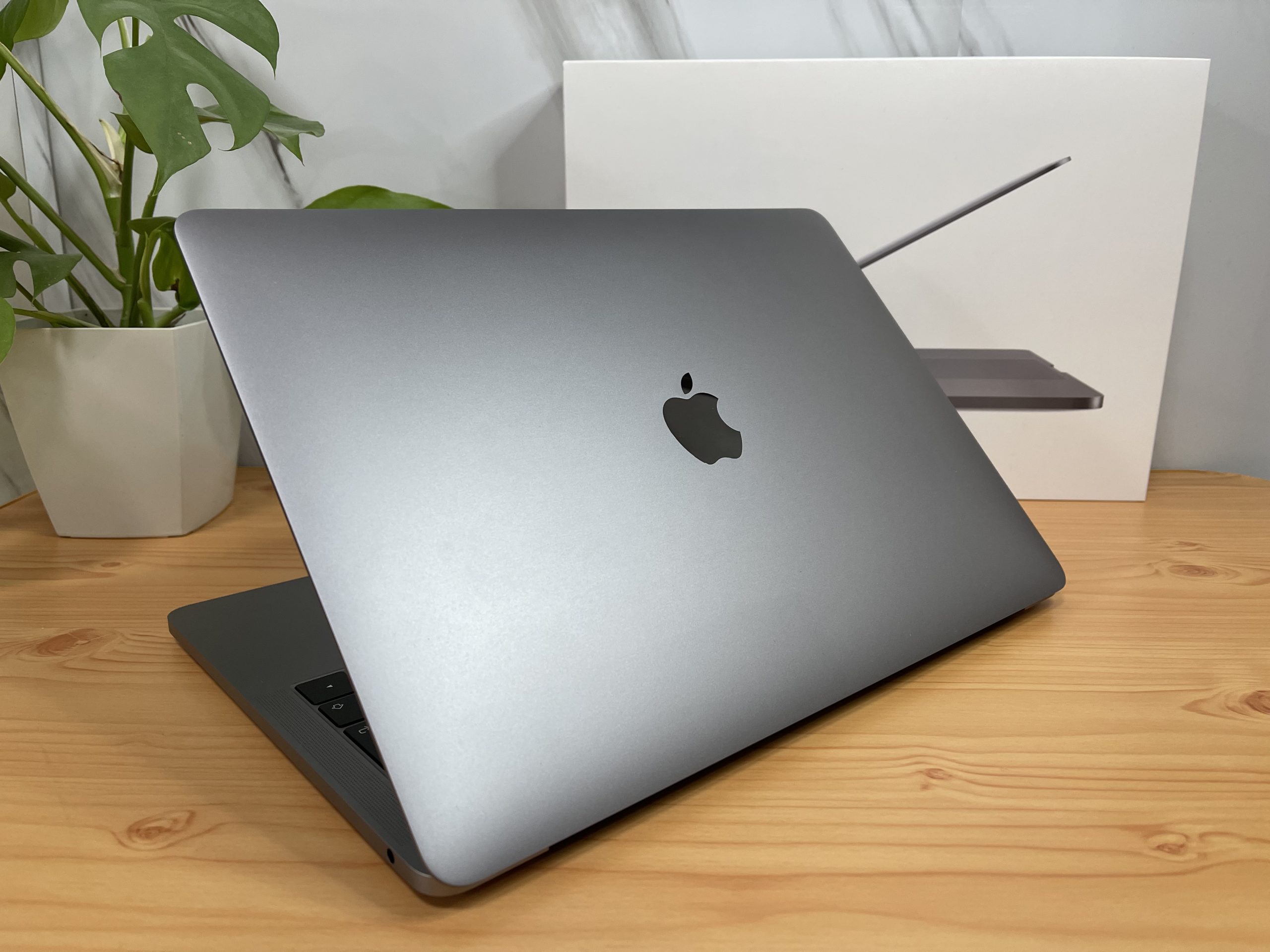 MacBook Pro 2019 i7 Ram 16GB SSD 512 GB 13 inch – Máy Tính Japan